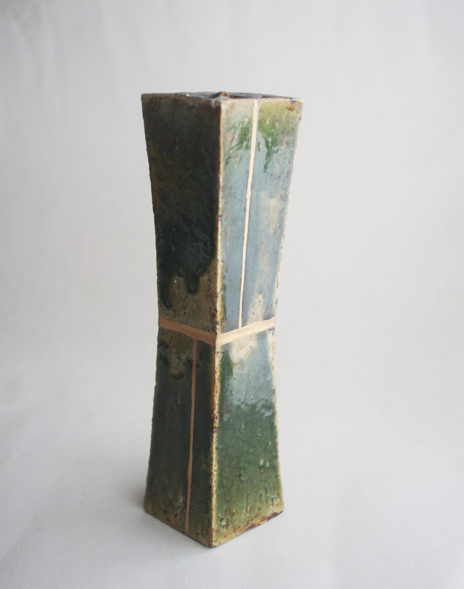 2022-016 Oribe Yobitsugi Flower Vase - Kintsugi Showzi